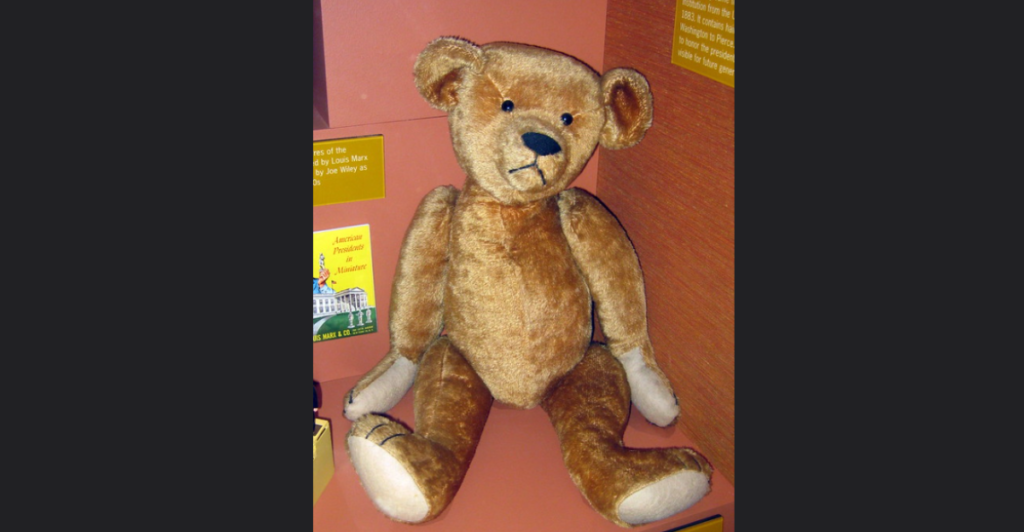 10 Famous Bears That Made Their Mark on History | animalplanethq.com