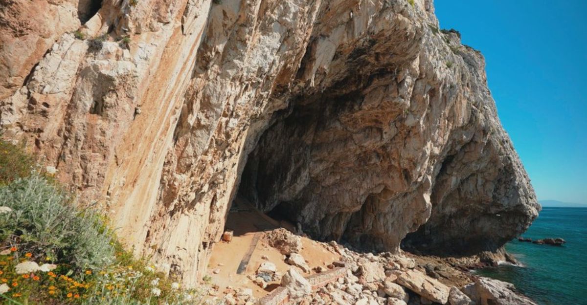 Ancient People Lived in a Sealed Cave Environment for Thousands of ...